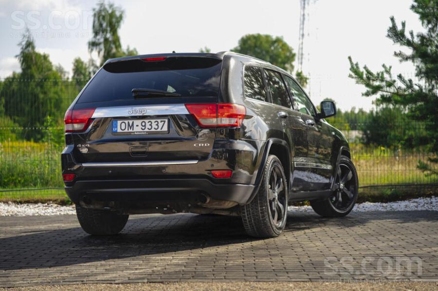 Black Jeep Grand Cherokee 2013 in Riga, with an engine capacity of 3.00 L and mileage of 324 thousand km for 10490 €, photo 7 on AUTOMOTO.COM.LV