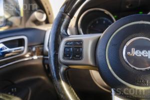 Black Jeep Grand Cherokee 2013 in Riga, with an engine capacity of 3.00 L and mileage of 324 thousand km for 10490 €, photo 25 on AUTOMOTO.COM.LV