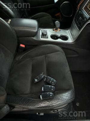 Melns Jeep Grand Cherokee 2013 Daugavpils, ar dzinēja tilpumu 6.40 L un nobraukumu 235 tūkst. km par 25200 €, foto 16 vietnē AUTOMOTO.COM.LV
