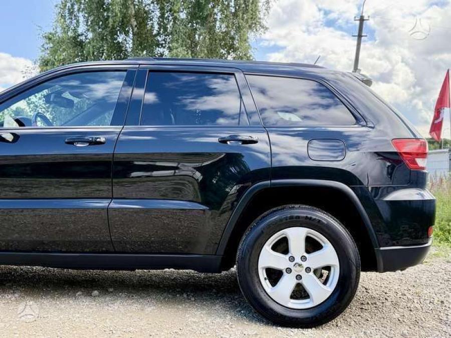 Melns Jeep Grand Cherokee 2013 Šauļi, ar dzinēja tilpumu 2.99 L un nobraukumu 284 tūkst. km par 9999 €, foto 13 vietnē AUTOMOTO.COM.LV