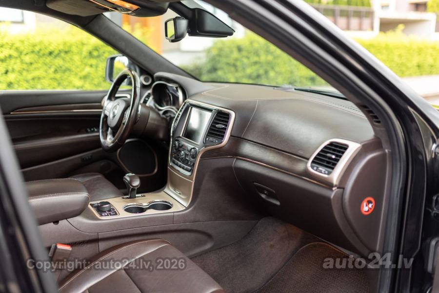 Melns Jeep Grand Cherokee 2013 Tallina, ar dzinēja tilpumu 3.00 L un nobraukumu 280 tūkst. km par 9900 €, foto 9 vietnē AUTOMOTO.COM.LV