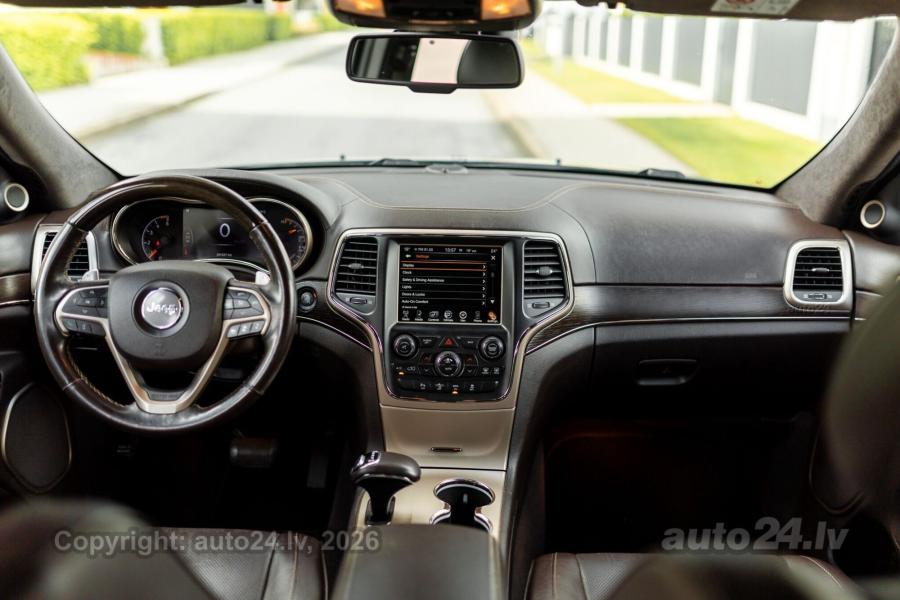 Melns Jeep Grand Cherokee 2013 Tallina, ar dzinēja tilpumu 3.00 L un nobraukumu 280 tūkst. km par 9900 €, foto 11 vietnē AUTOMOTO.COM.LV