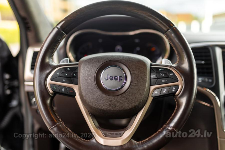Melns Jeep Grand Cherokee 2013 Tallina, ar dzinēja tilpumu 3.00 L un nobraukumu 280 tūkst. km par 9900 €, foto 13 vietnē AUTOMOTO.COM.LV