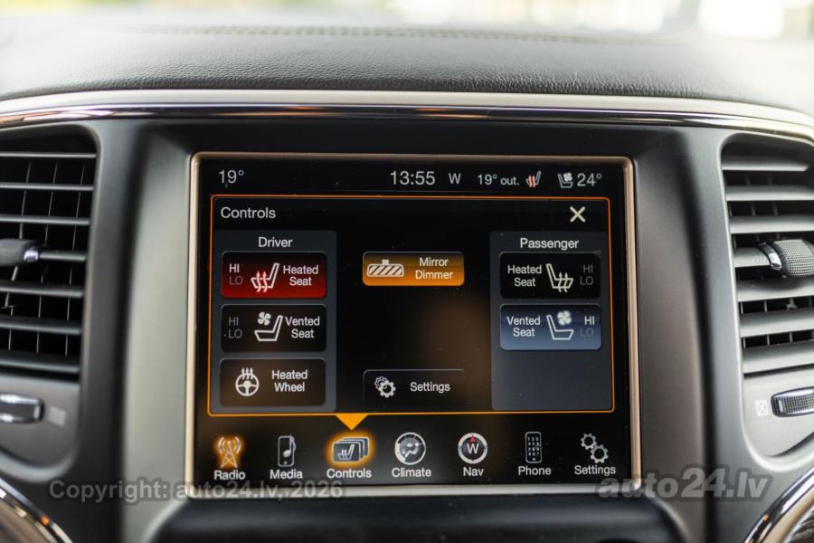 Melns Jeep Grand Cherokee 2013 Tallina, ar dzinēja tilpumu 3.00 L un nobraukumu 280 tūkst. km par 9900 €, foto 18 vietnē AUTOMOTO.COM.LV