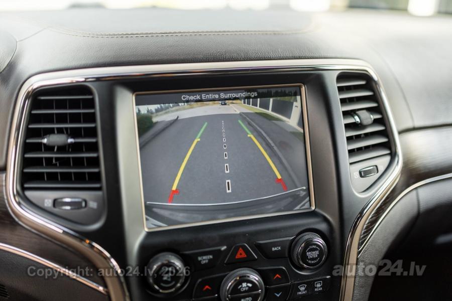 Melns Jeep Grand Cherokee 2013 Tallina, ar dzinēja tilpumu 3.00 L un nobraukumu 280 tūkst. km par 9900 €, foto 19 vietnē AUTOMOTO.COM.LV