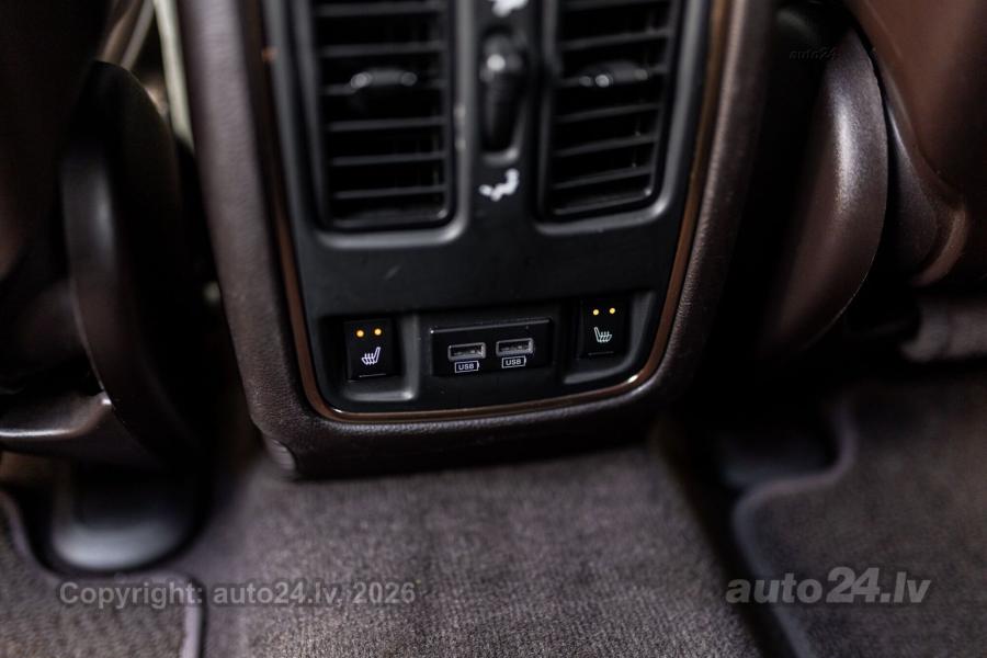 Melns Jeep Grand Cherokee 2013 Tallina, ar dzinēja tilpumu 3.00 L un nobraukumu 280 tūkst. km par 9900 €, foto 23 vietnē AUTOMOTO.COM.LV