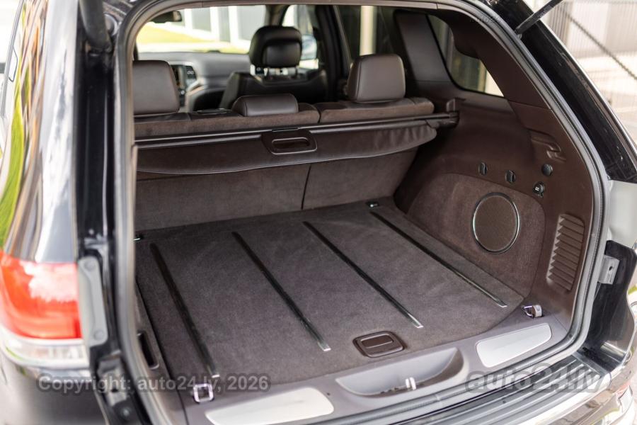 Melns Jeep Grand Cherokee 2013 Tallina, ar dzinēja tilpumu 3.00 L un nobraukumu 280 tūkst. km par 9900 €, foto 24 vietnē AUTOMOTO.COM.LV