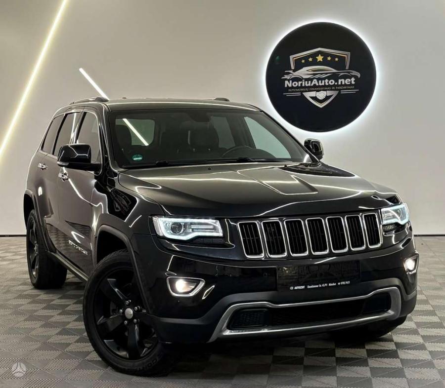 Black Jeep Grand Cherokee 2013 in Marijampole, with an engine capacity of 2.99 L and mileage of 283 thousand km for 12999 €, photo 1 on AUTOMOTO.COM.LV