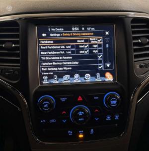 Black Jeep Grand Cherokee 2013 in Marijampole, with an engine capacity of 2.99 L and mileage of 283 thousand km for 12999 €, photo 6 on AUTOMOTO.COM.LV