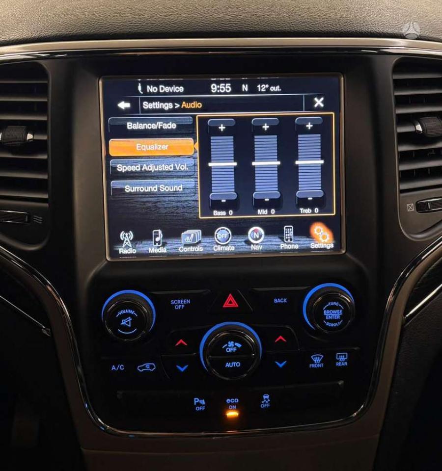 Black Jeep Grand Cherokee 2013 in Marijampole, with an engine capacity of 2.99 L and mileage of 283 thousand km for 12999 €, photo 10 on AUTOMOTO.COM.LV