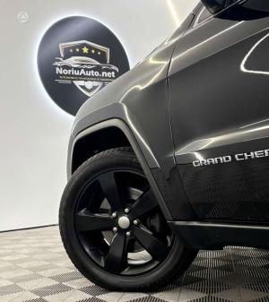 Black Jeep Grand Cherokee 2013 in Marijampole, with an engine capacity of 2.99 L and mileage of 283 thousand km for 12999 €, photo 25 on AUTOMOTO.COM.LV