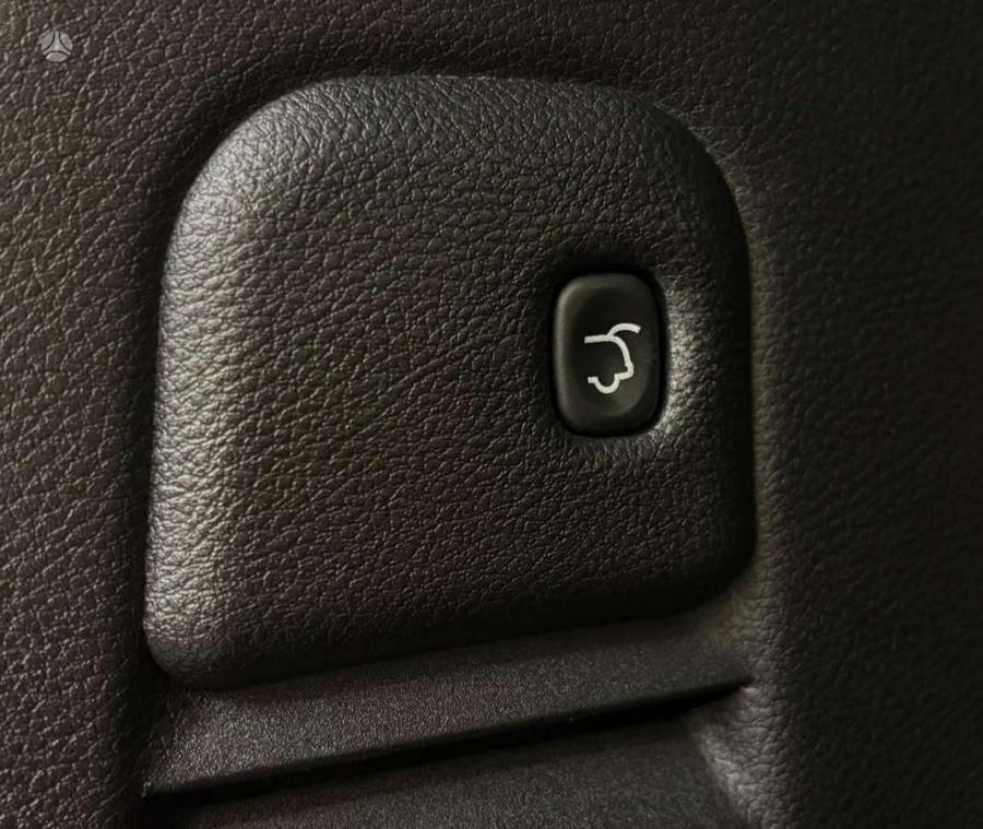 Black Jeep Grand Cherokee 2013 in Marijampole, with an engine capacity of 2.99 L and mileage of 283 thousand km for 12999 €, photo 30 on AUTOMOTO.COM.LV