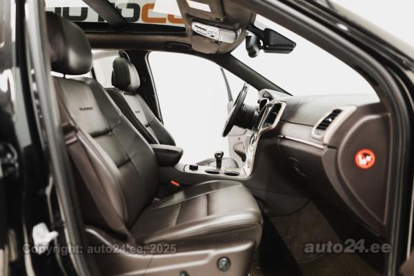 Melns Jeep Grand Cherokee 2014 Tallina, ar dzinēja tilpumu 3.00 L un nobraukumu 250 tūkst. km par 14999 €, foto 11 vietnē AUTOMOTO.COM.LV
