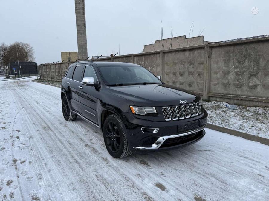 Black Jeep Grand Cherokee 2014 in Kaunas, with an engine capacity of 5.65 L and mileage of 236 thousand km for 16700 €, photo 2 on AUTOMOTO.COM.LV