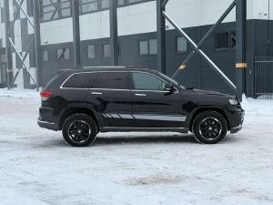 Black Jeep Grand Cherokee 2014 in Jonava, with an engine capacity of 2.99 L and mileage of 247 thousand km for 14499 €, photo 7 on AUTOMOTO.COM.LV