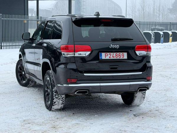 Black Jeep Grand Cherokee 2014 in Jonava, with an engine capacity of 2.99 L and mileage of 247 thousand km for 14499 €, photo 9 on AUTOMOTO.COM.LV