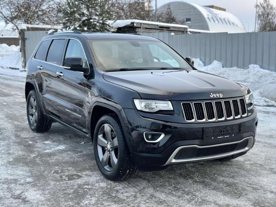 Black Jeep Grand Cherokee 2014 in Telschi, with an engine capacity of 2.99 L and mileage of 245 thousand km for 11800 €, photo 1 on AUTOMOTO.COM.LV