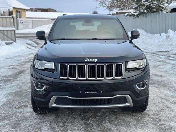 Black Jeep Grand Cherokee 2014 in Telschi, with an engine capacity of 2.99 L and mileage of 245 thousand km for 11800 €, photo 2 on AUTOMOTO.COM.LV