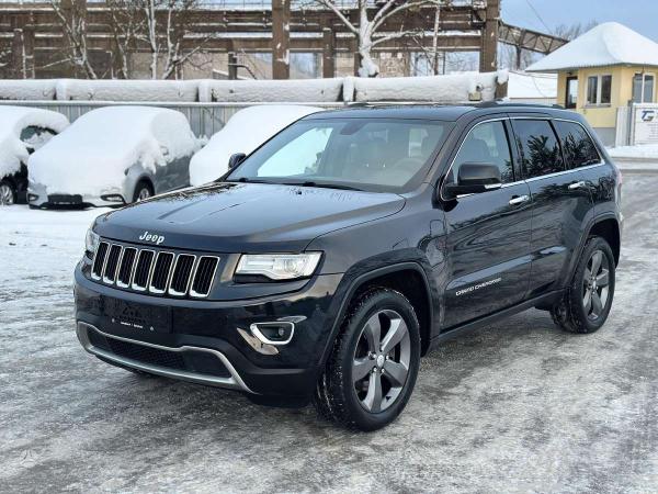 Black Jeep Grand Cherokee 2014 in Telschi, with an engine capacity of 2.99 L and mileage of 245 thousand km for 11800 €, photo 3 on AUTOMOTO.COM.LV