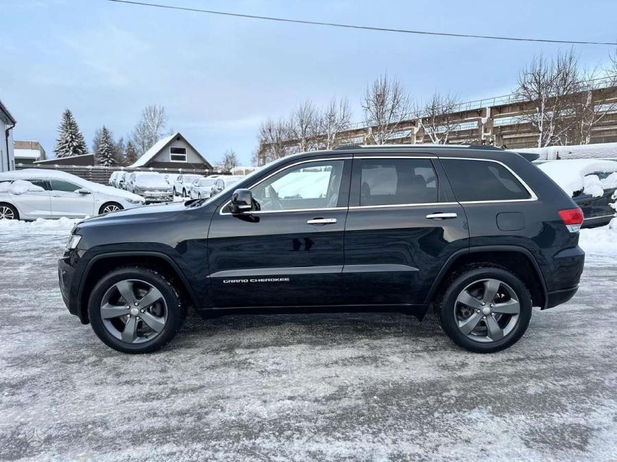 Black Jeep Grand Cherokee 2014 in Telschi, with an engine capacity of 2.99 L and mileage of 245 thousand km for 11800 €, photo 4 on AUTOMOTO.COM.LV