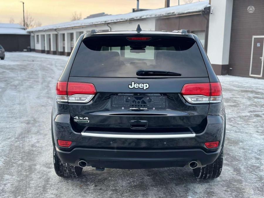 Black Jeep Grand Cherokee 2014 in Telschi, with an engine capacity of 2.99 L and mileage of 245 thousand km for 11800 €, photo 6 on AUTOMOTO.COM.LV