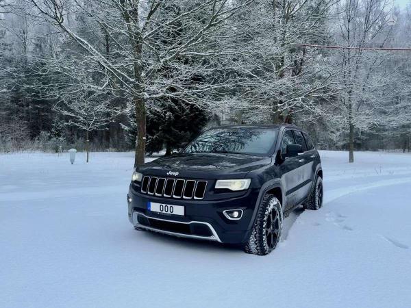 Black Jeep Grand Cherokee 2014 in Kaunas, with an engine capacity of 2.99 L and mileage of 176 thousand km for 12500 €, photo 1 on AUTOMOTO.COM.LV