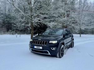 Melns Jeep Grand Cherokee 2014 Kauņa, ar dzinēja tilpumu 2.99 L un nobraukumu 176 tūkst. km par 12500 €, foto  vietnē AUTOMOTO.COM.LV