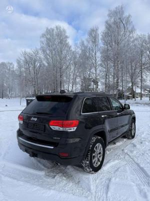Black Jeep Grand Cherokee 2014 in Siauliai, with an engine capacity of 3.60 L and mileage of 148 thousand km for 13999 €, photo 2 on AUTOMOTO.COM.LV