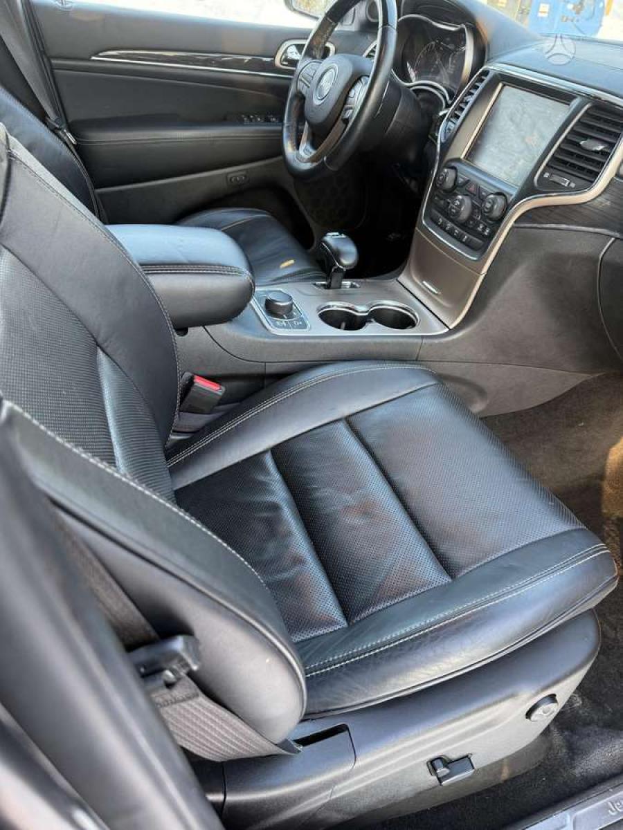 Melns Jeep Grand Cherokee 2014 Šauļi, ar dzinēja tilpumu 3.60 L un nobraukumu 235 tūkst. km par 14499 €, foto 5 vietnē AUTOMOTO.COM.LV