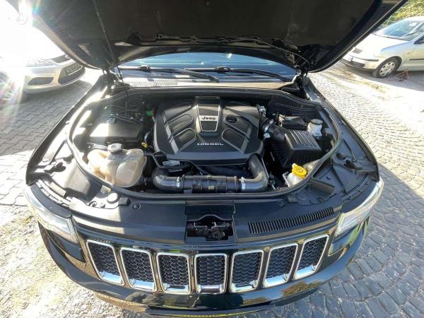 Black Jeep Grand Cherokee 2014 in Kaunas, with an engine capacity of 3.00 L and mileage of 168 thousand km for 13200 €, photo 9 on AUTOMOTO.COM.LV