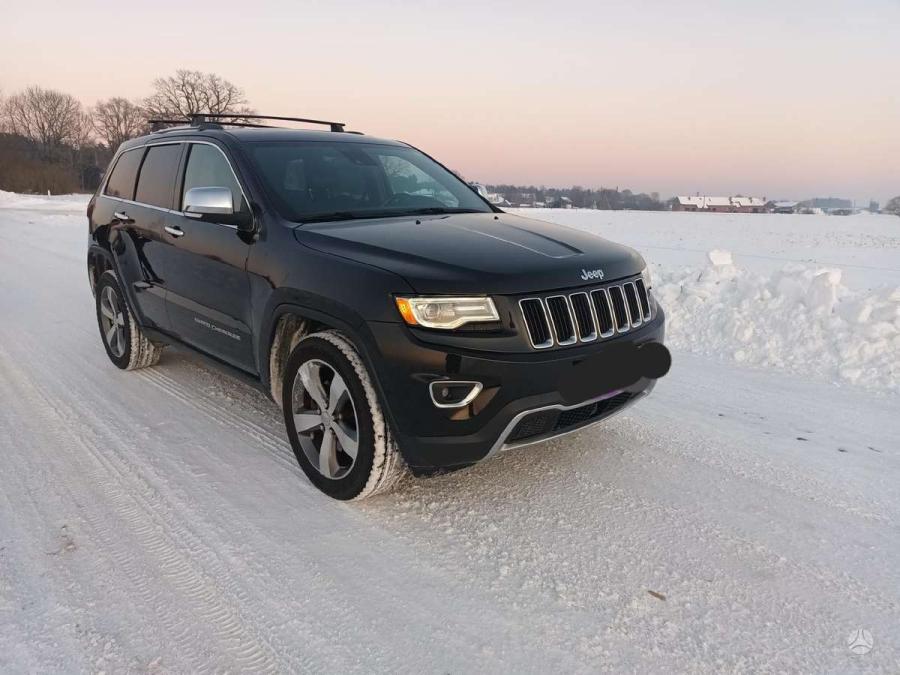 Black Jeep Grand Cherokee 2014 in Taurage, with an engine capacity of 2.99 L and mileage of 209 thousand km for 11200 €, photo 2 on AUTOMOTO.COM.LV