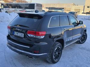 Black Jeep Grand Cherokee 2014 in Jonava, with an engine capacity of 2.99 L and mileage of 2466 thousand km for 14190 €, photo 8 on AUTOMOTO.COM.LV