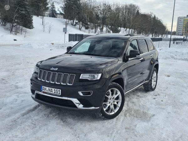 Black Jeep Grand Cherokee 2014 in Jonava, with an engine capacity of 2.99 L and mileage of 256 thousand km for 12999 €, photo 1 on AUTOMOTO.COM.LV