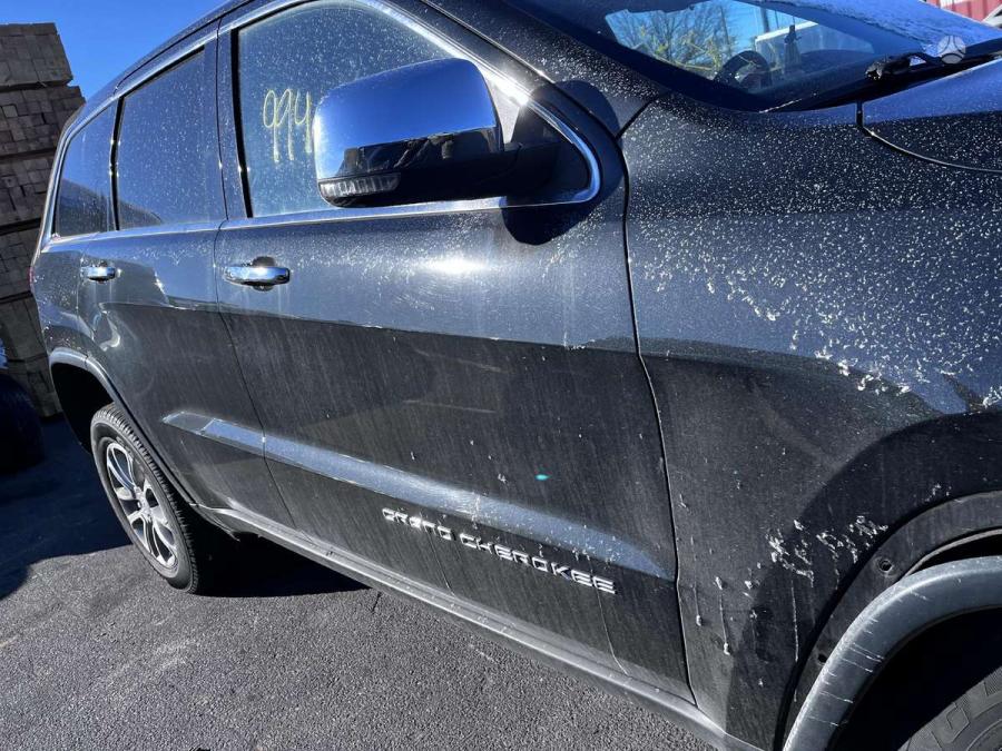 Black Jeep Grand Cherokee 2014 in Siauliai, with an engine capacity of 3.60 L and mileage of 250 thousand km for 7260 €, photo 4 on AUTOMOTO.COM.LV