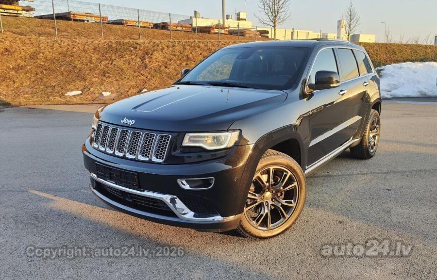 Black Jeep Grand Cherokee 2014 in Tallinn, with an engine capacity of 3.00 L and mileage of 200 thousand km for 13799 €, photo 30 on AUTOMOTO.COM.LV