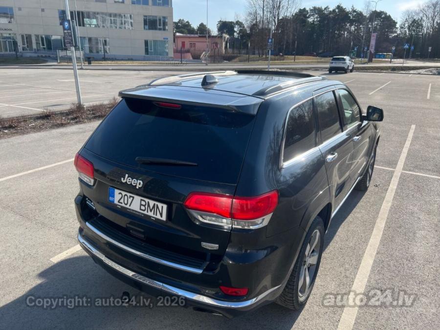 Black Jeep Grand Cherokee 2014 in Tallinn, with an engine capacity of 3.00 L and mileage of 247 thousand km for 12499 €, photo 4 on AUTOMOTO.COM.LV