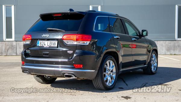 Melns Jeep Grand Cherokee 2014 Tallina, ar dzinēja tilpumu 3.00 L un nobraukumu 131 tūkst. km par 14900 €, foto 4 vietnē AUTOMOTO.COM.LV