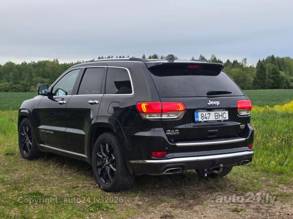 Black Jeep Grand Cherokee 2014 in Rakvere, with an engine capacity of 3.00 L and mileage of 220 thousand km for 15200 €, photo 5 on AUTOMOTO.COM.LV
