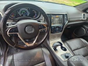 Black Jeep Grand Cherokee 2014 in Rakvere, with an engine capacity of 3.00 L and mileage of 220 thousand km for 15200 €, photo 14 on AUTOMOTO.COM.LV