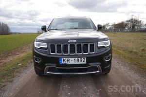 Black Jeep Grand Cherokee 2014 in Dobele, with an engine capacity of 3.00 L and mileage of 226 thousand km for 11200 €, photo 4 on AUTOMOTO.COM.LV