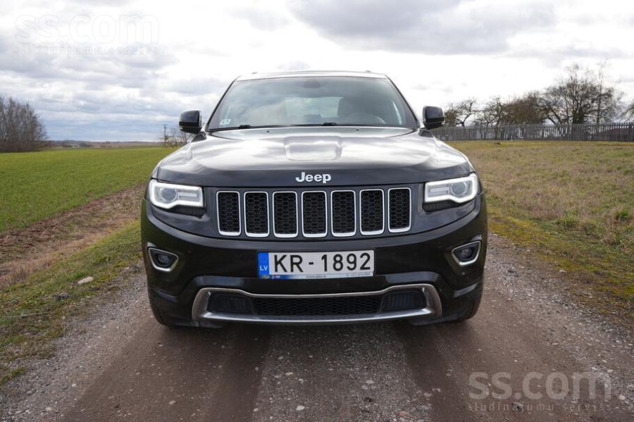 Black Jeep Grand Cherokee 2014 in Dobele, with an engine capacity of 3.00 L and mileage of 226 thousand km for 11200 €, photo 4 on AUTOMOTO.COM.LV