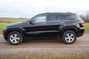 Black Jeep Grand Cherokee 2014 in Dobele, with an engine capacity of 3.00 L and mileage of 226 thousand km for 11200 €, photo 5 on AUTOMOTO.COM.LV