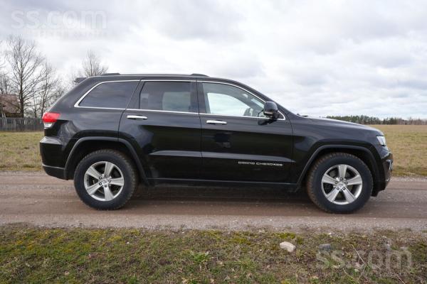 Black Jeep Grand Cherokee 2014 in Dobele, with an engine capacity of 3.00 L and mileage of 226 thousand km for 11200 €, photo 5 on AUTOMOTO.COM.LV