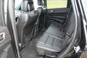 Black Jeep Grand Cherokee 2014 in Dobele, with an engine capacity of 3.00 L and mileage of 226 thousand km for 11200 €, photo 10 on AUTOMOTO.COM.LV
