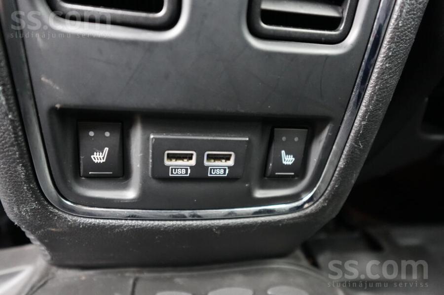 Black Jeep Grand Cherokee 2014 in Dobele, with an engine capacity of 3.00 L and mileage of 226 thousand km for 11200 €, photo 12 on AUTOMOTO.COM.LV