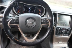 Black Jeep Grand Cherokee 2014 in Dobele, with an engine capacity of 3.00 L and mileage of 226 thousand km for 11200 €, photo 13 on AUTOMOTO.COM.LV