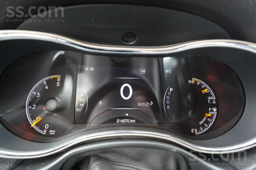 Black Jeep Grand Cherokee 2014 in Dobele, with an engine capacity of 3.00 L and mileage of 226 thousand km for 11200 €, photo 14 on AUTOMOTO.COM.LV