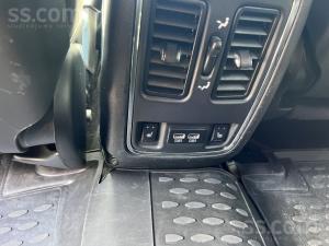 Black Jeep Grand Cherokee 2014 in Dobele, with an engine capacity of 3.00 L and mileage of 226 thousand km for 11200 €, photo 16 on AUTOMOTO.COM.LV
