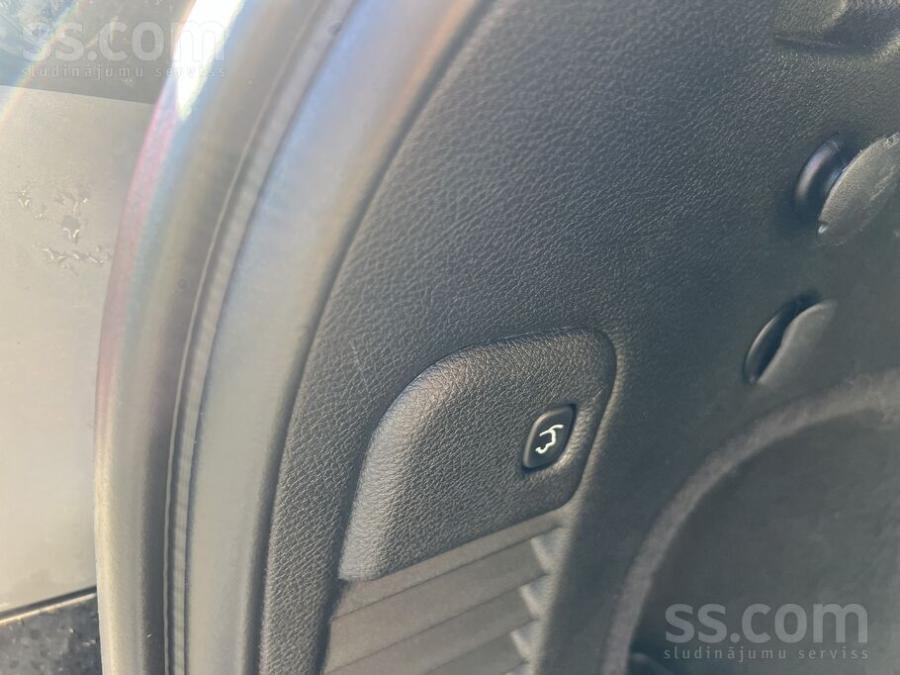 Black Jeep Grand Cherokee 2014 in Dobele, with an engine capacity of 3.00 L and mileage of 226 thousand km for 11200 €, photo 22 on AUTOMOTO.COM.LV