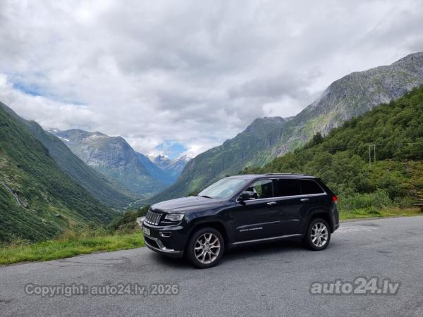 Black Jeep Grand Cherokee 2014 in Tallinn, with an engine capacity of 3.00 L and mileage of 247 thousand km for 12000 €, photo 1 on AUTOMOTO.COM.LV